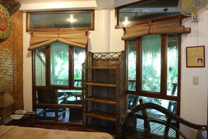 Casa de Campo Standard | Minibar, cofre no quarto, secretária, cortinas/cortinados opacos 