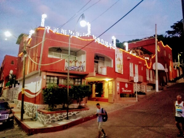 Hotel Zihua Caracol en Zihuatanejo, : hoteles en Zihuatanejo - Hoteles.com