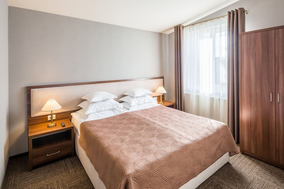 Casa de Campo, terraço | Minibar, cofre no quarto, secretária, cortinas/cortinados opacos 