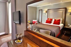 Quarto standard, 1 cama de casal, para não fumantes | Escrivaninha, ferros/tábuas de passar roupa, berços grátis