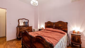 Quarto Familiar | Sala de estar | Televisor