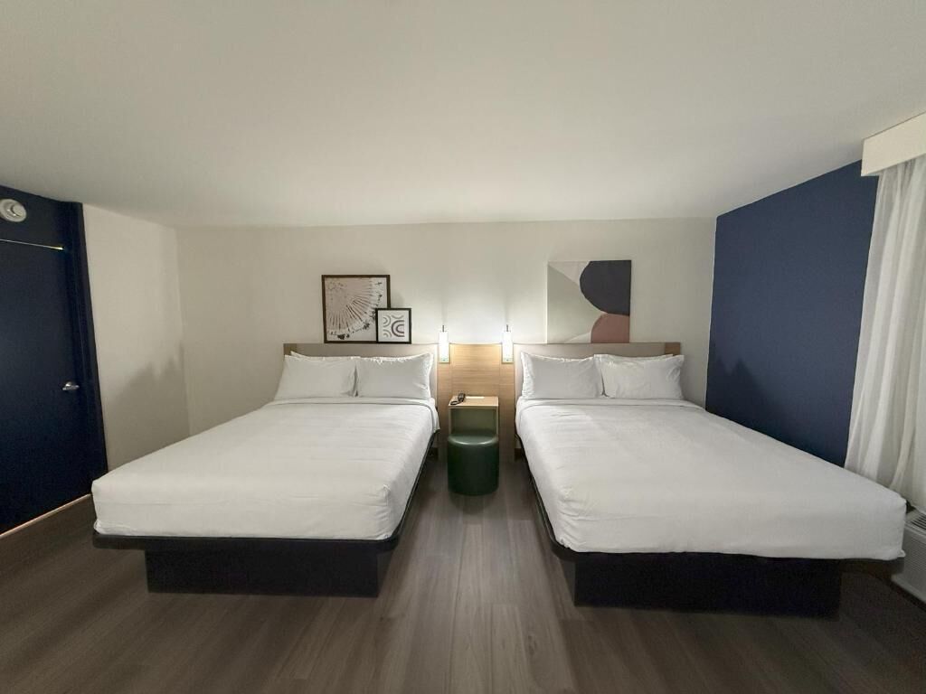 Escrivaninha, espaço de trabalho para notebook