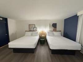 Secretária, secretária adequada para computadores portáteis 