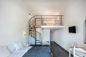 Family Maisonette | Cofres nos quartos, escrivaninha, ferros/tábuas de passar roupa