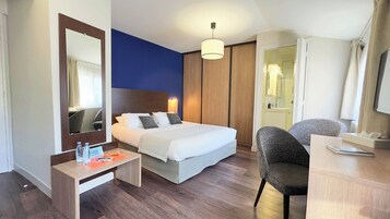 Quarto casal ou duplo conforto | Escrivaninha, Wi-Fi de cortesia