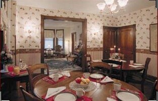 Pequeno-almoço self-service diário incluído 