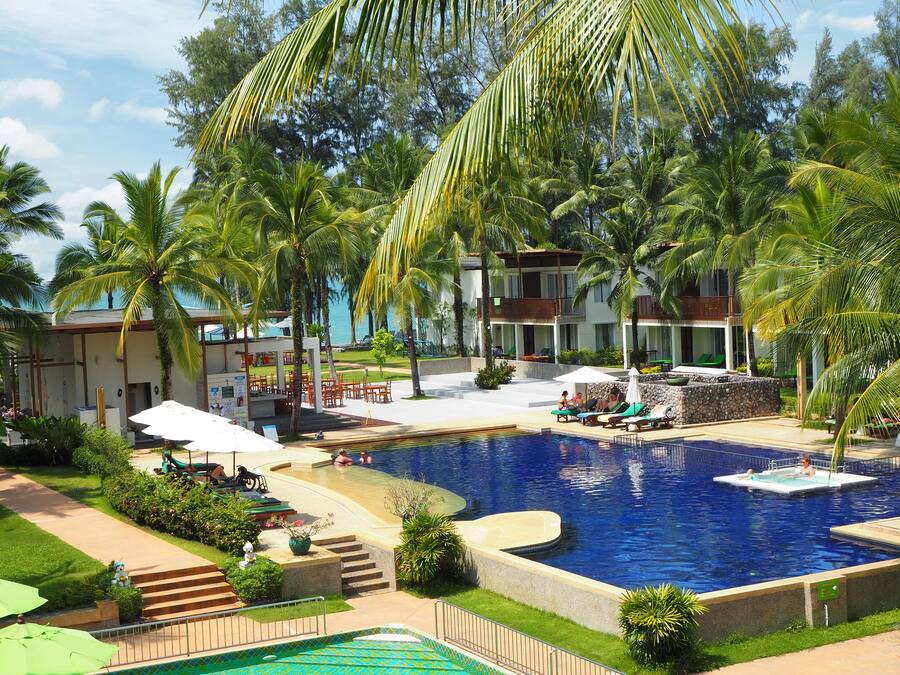 2 piscinas exteriores