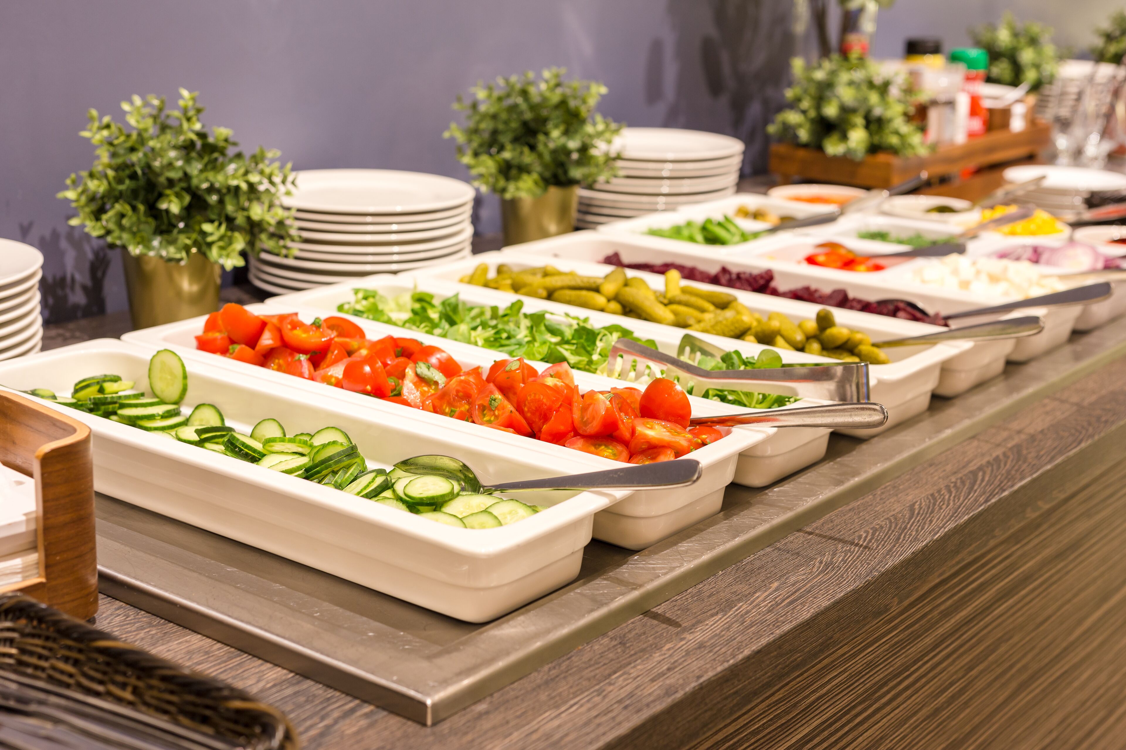 Café da manhã com buffet grátis todos os dias