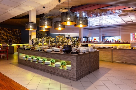 Jantares servidos . Hotel Dzingel