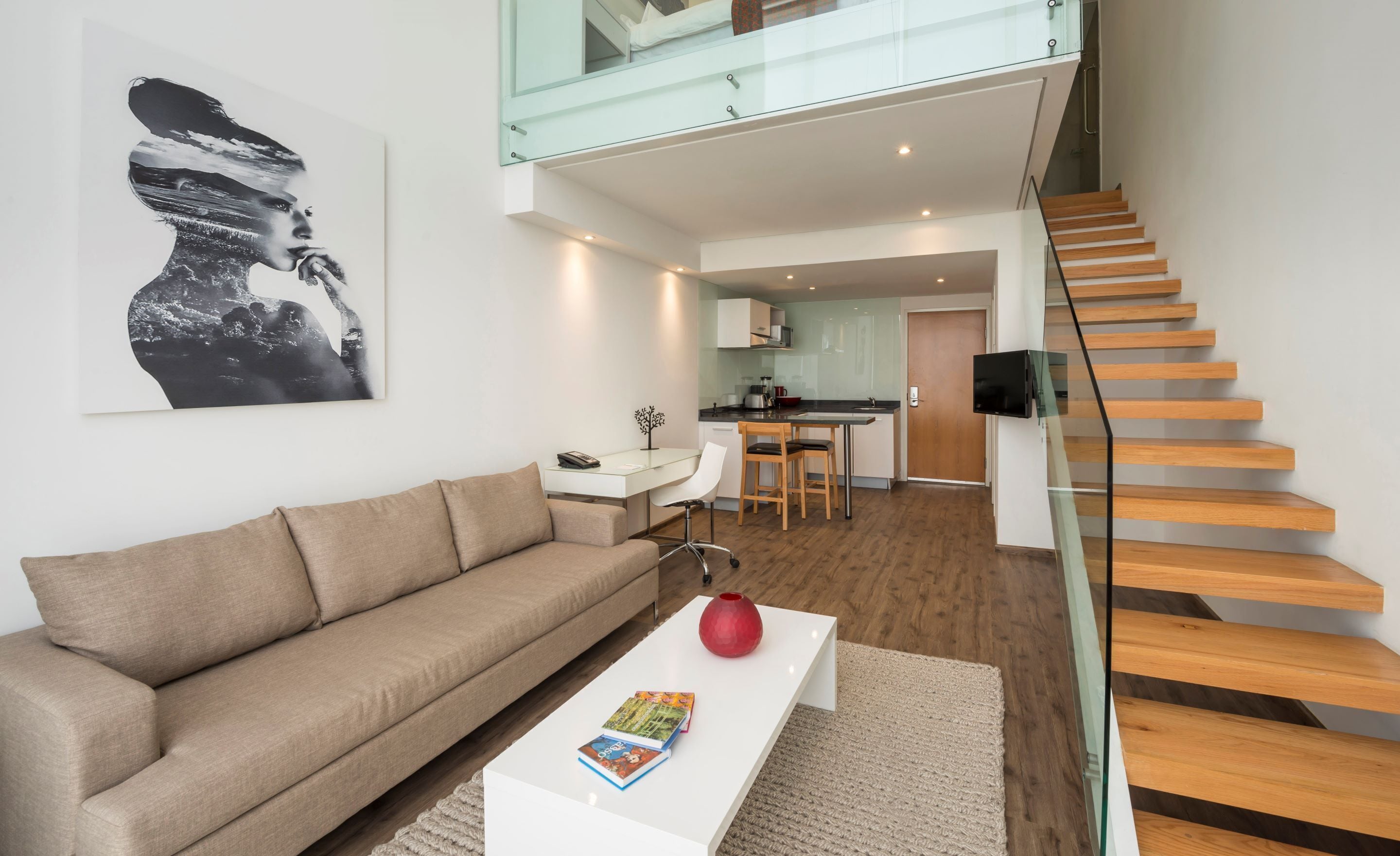 Suite Loft SLQ | 1 quarto, roupa de alta qualidade, cofre com capacidade para portátil 