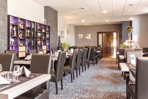 Café da manhã e jantar, culinária regional