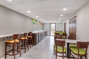 Café da manhã continental grátis todos os dias