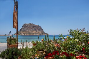 Quarto Duplo, vista parcial para o mar | Vista para a praia ou o mar