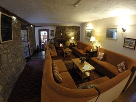 Área de estar no saguão