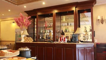 2 bares/lounges
