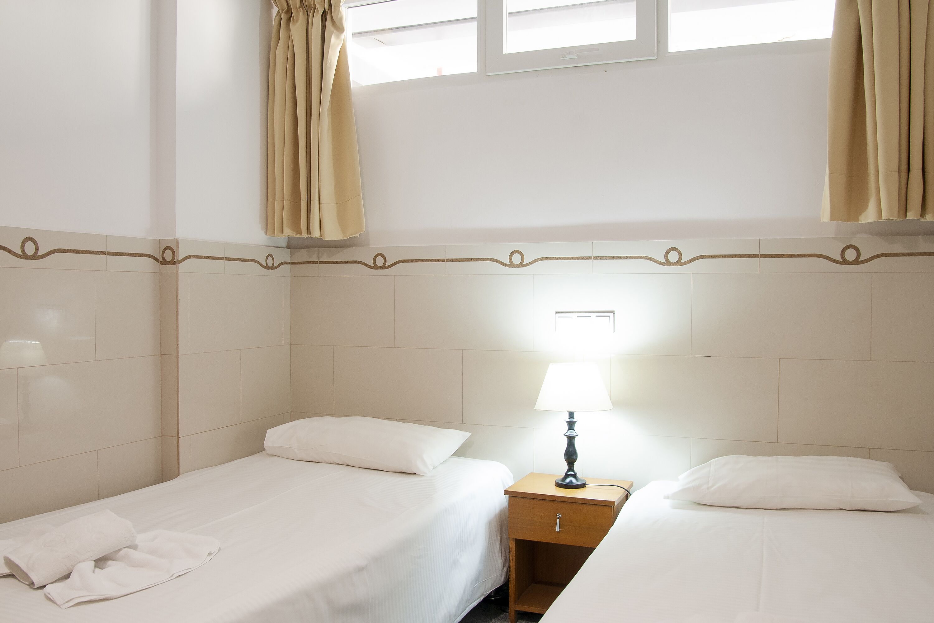 Wi-fi, roupa de cama fornecida 