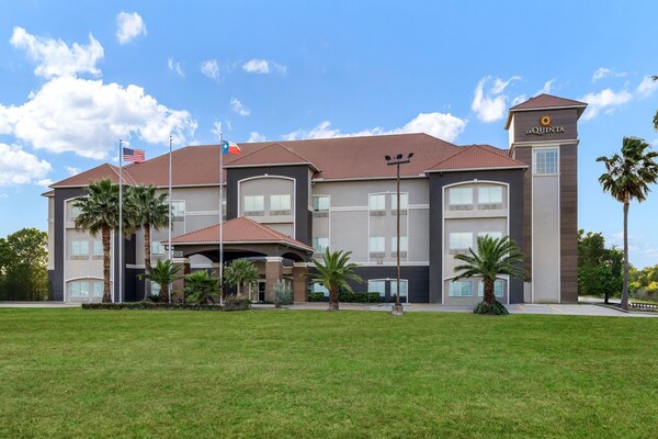 La Quinta Inn & Suites By Wyndham Alvin - League City, TX