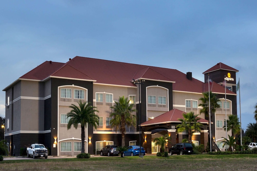 La Quinta Inn & Suites By Wyndham Alvin - League City, TX