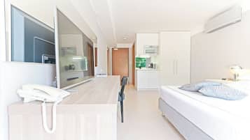 Double Room with Balcony | Roupa de alta qualidade, camas de colchão viscoelástico