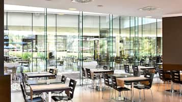 Café da manhã e jantar