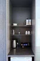 Ferro/tábua de engomar, roupa de cama fornecida 