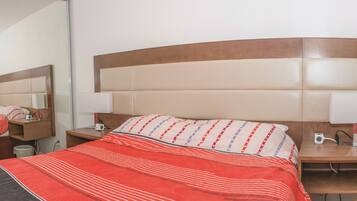 Com decoração personalizada, com mobília individualizada