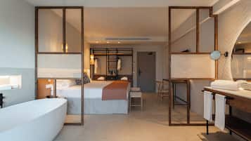 Suite, varanda (Magnus)(2 adults + 1 child) | Secretária, Wi-fi grátis, roupa de cama fornecida
