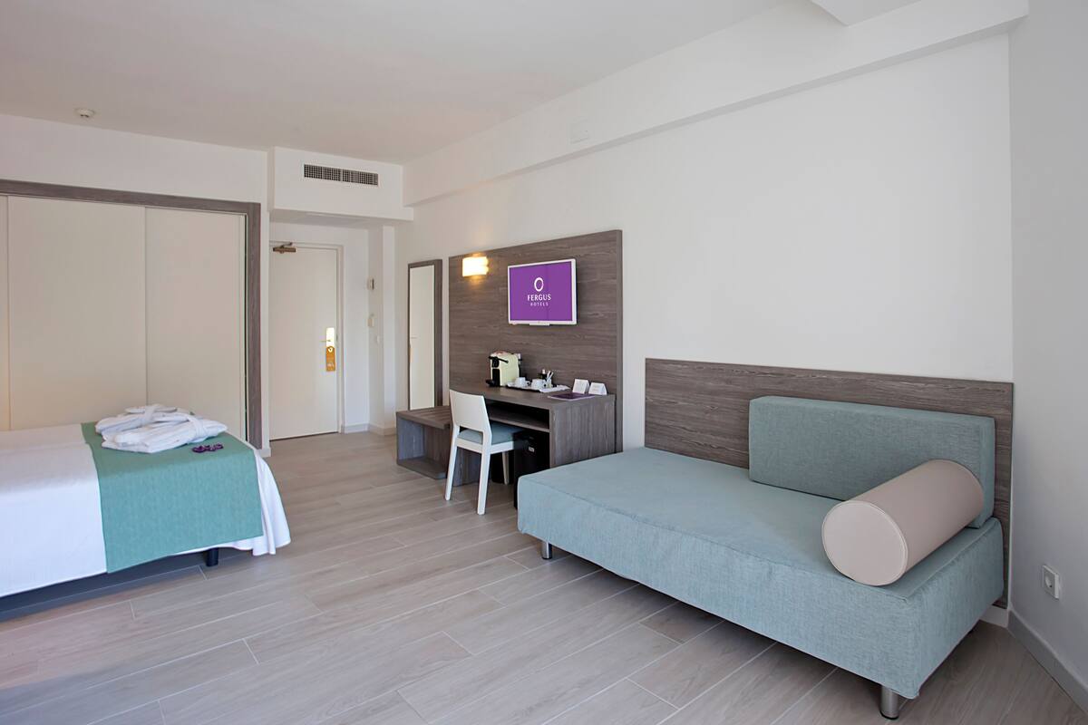 Secretária, Wi-fi grátis, roupa de cama fornecida 