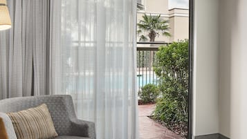 Quarto, 2 camas queen-size (Poolside) | Vista do quarto