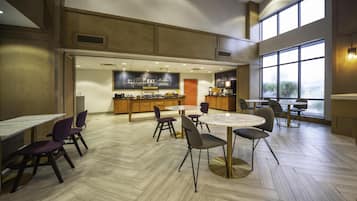 Pequeno-almoço tipo buffet diário incluído