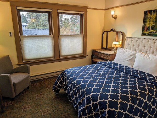 Bluebird Guesthouse - Portland, OR