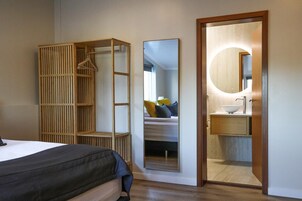 Quarto Triplo Superior | Secretária, secretária adequada para computadores portáteis 