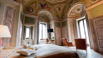 Quarto Duplo Exclusivo, na torre | Roupa hipoalergénica, camas de colchão pillowtop, minibar