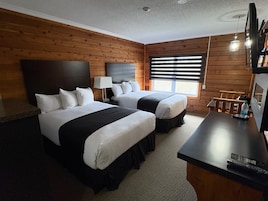 Roupas de cama premium, escrivaninha, ferros/tábuas de passar roupa