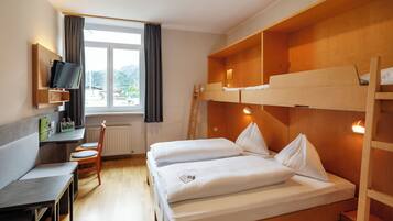 Quarto Quádruplo | Cofre no quarto, berços/camas para crianças grátis, Wi-fi grátis