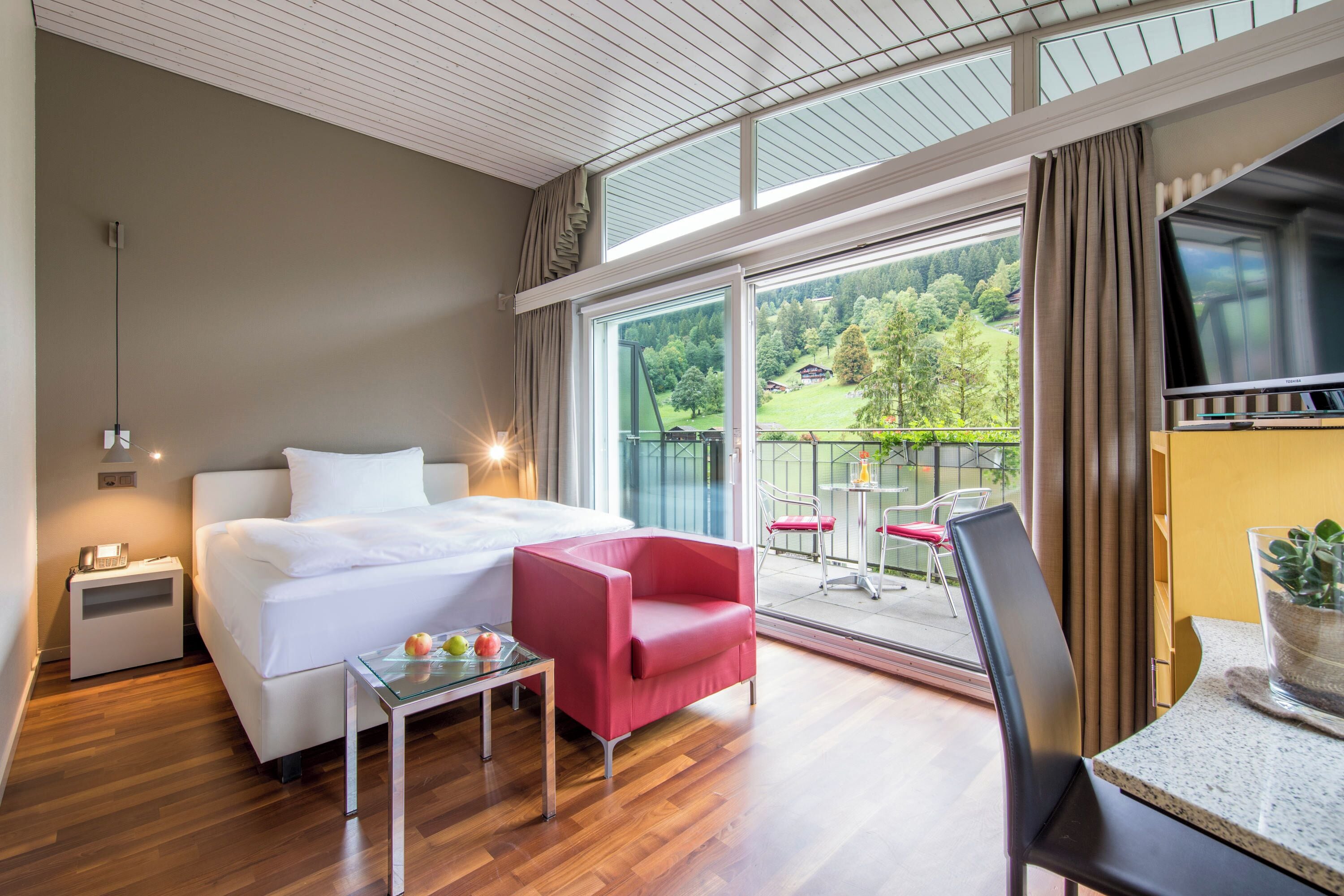 Quarto casal standard, 1 cama Queen, vista para o jardim | Roupas de cama antialérgicas, frigobar, cofres nos quartos, escrivaninha