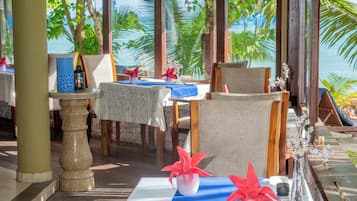 Pequenos-almoços e jantares servidos