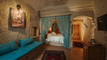 Sultan Cave Suite | Roupas de cama premium, camas com colchões pillow-top, frigobar