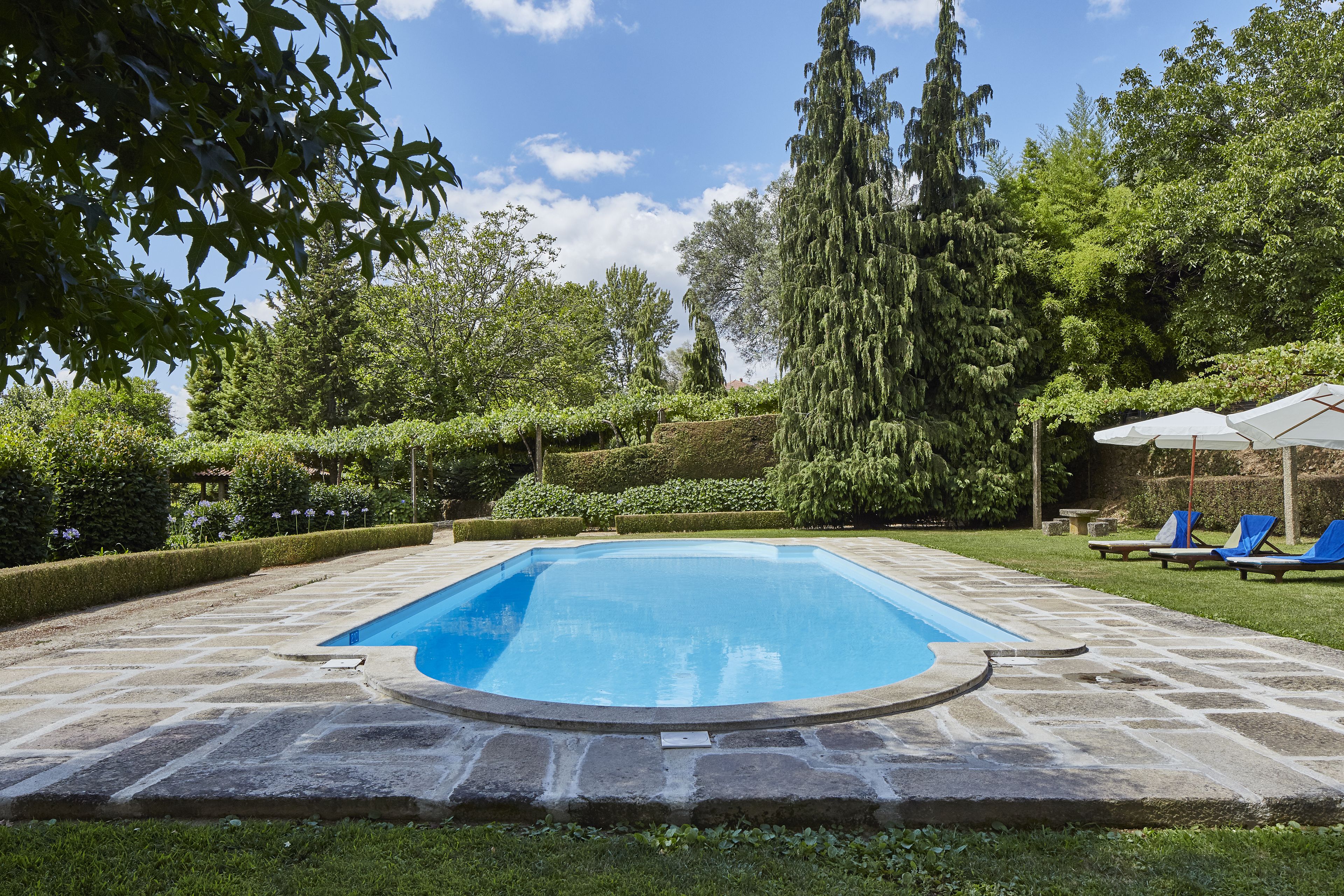 Piscina exterior sazonal 