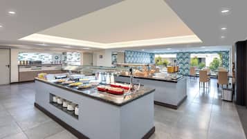 2 restaurantes, cozinha internacional