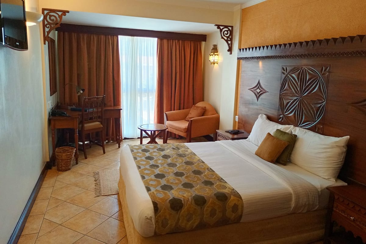 Quarto Superior, 1 cama de casal | 1 quarto, roupa de alta qualidade, minibar, cofre no quarto