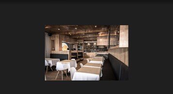 Café da manhã com buffet todos os dias (ARS 12300 por pessoa) 