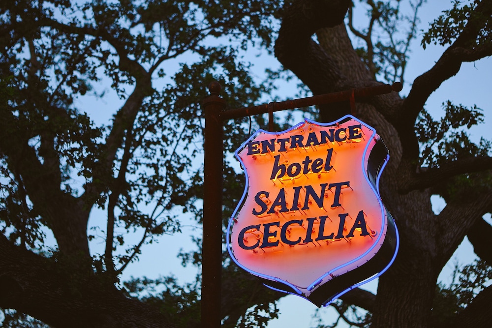 Hotel Saint Cecilia - Buda, TX