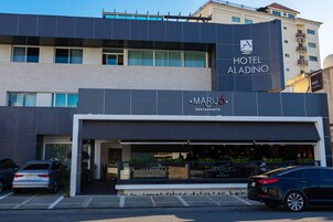 Fachada da propriedade