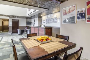 Café da manhã continental grátis todos os dias