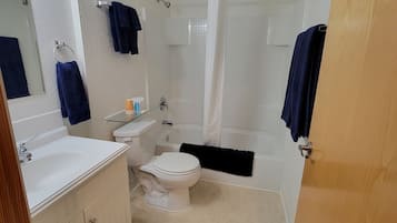 Quarto casal standard, suíte, vista para o mar (210 - 213) | Banheiro