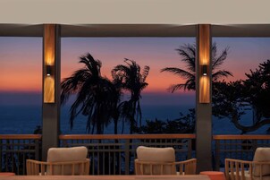 2 bares/lounges, este bar no lobby do hotel 
