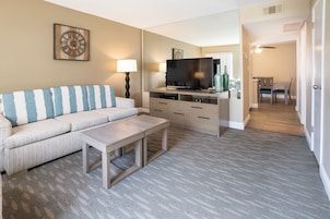 Suite, 2 quartos, não fumadores, cozinha | Sala de estar | TV de ecrã plano, leitor de DVD