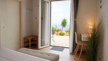 Quarto Duplo, vista para o mar | Cofre no quarto, secretária, Wi-fi grátis