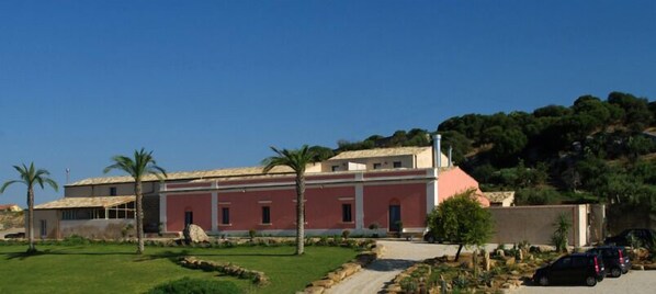 Book Relais Casa Mirabile in Menfi | Hotels.com